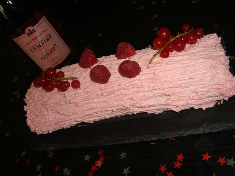 Bûche de Noël aux fruits rouges | ça ne sent pas un peu le brûlé là